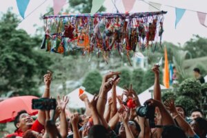 Warning: These 12 Typical Filipino Customs and Traditions Will ...